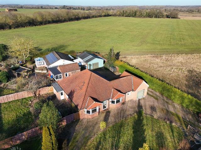 3 bedroom detached bungalow for sale