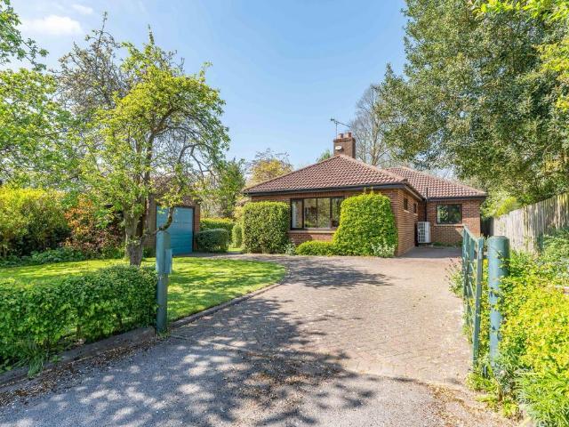3 bedroom detached bungalow for sale