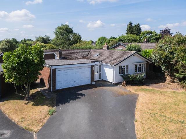 3 bedroom detached bungalow for sale