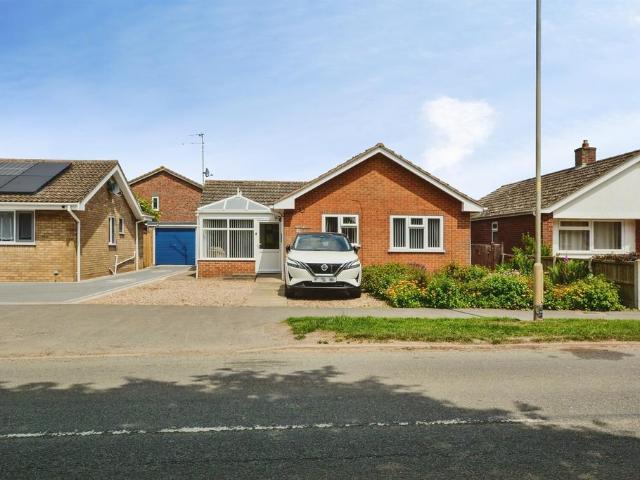 3 bedroom detached bungalow for sale