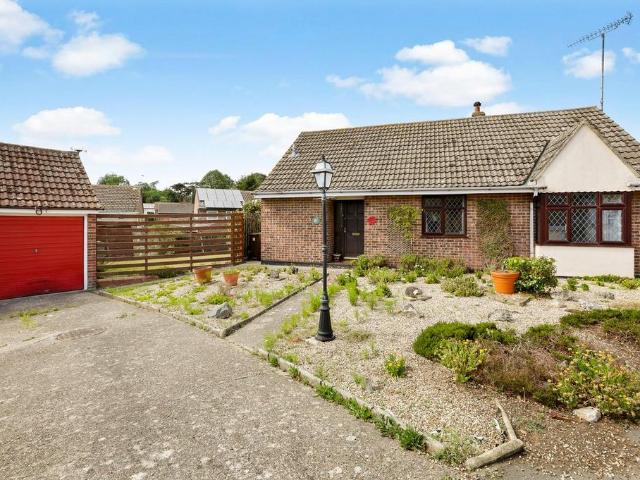 3 bedroom detached bungalow for sale