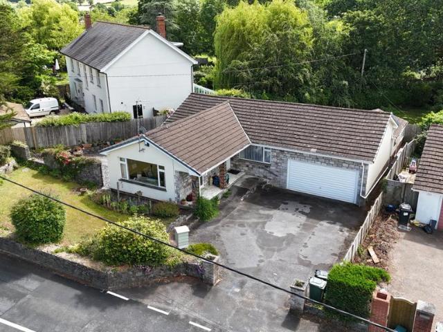 3 bedroom detached bungalow for sale