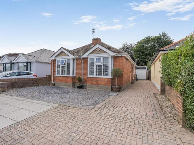 3 bedroom detached bungalow for sale