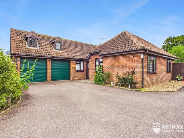 3 bedroom detached bungalow for sale