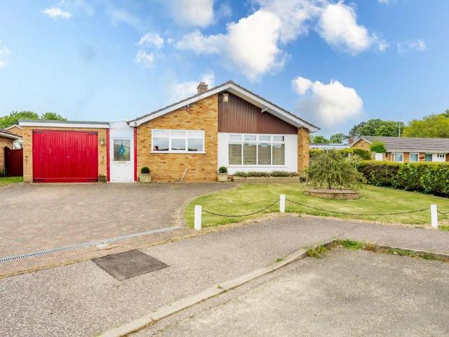 3 bedroom detached bungalow for sale