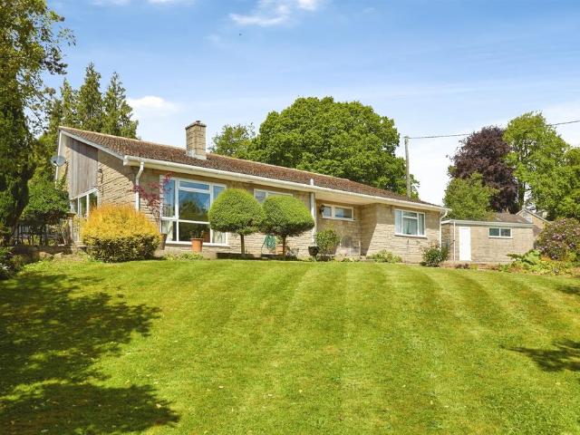 3 bedroom detached bungalow for sale