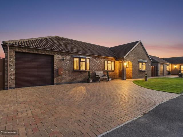3 bedroom detached bungalow for sale