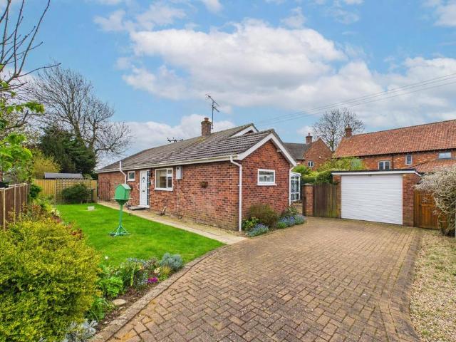 3 bedroom detached bungalow for sale