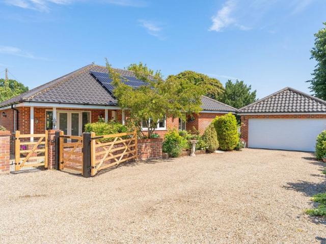 3 bedroom detached bungalow for sale