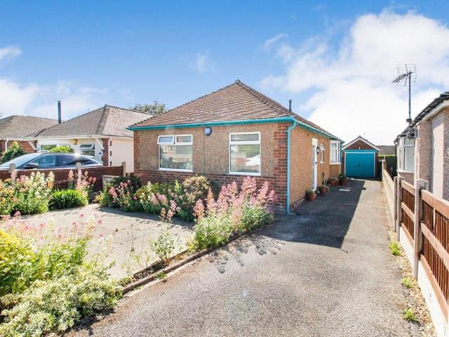 3 bedroom detached bungalow for sale