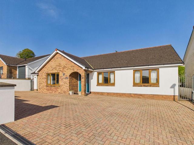 3 bedroom detached bungalow for sale