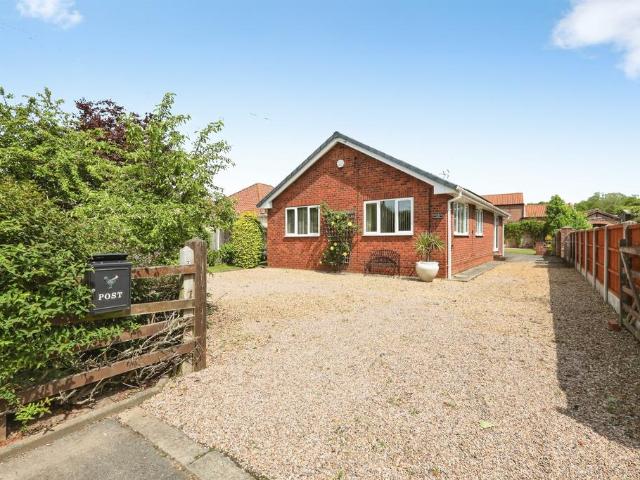 3 bedroom detached bungalow for sale
