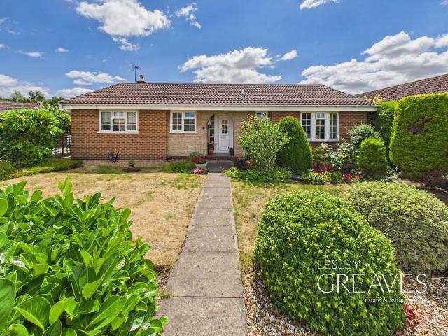 3 bedroom detached bungalow for sale