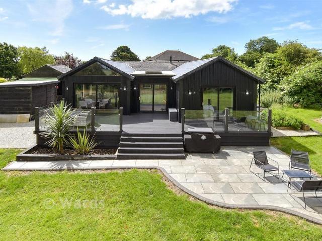 3 bedroom detached bungalow for sale