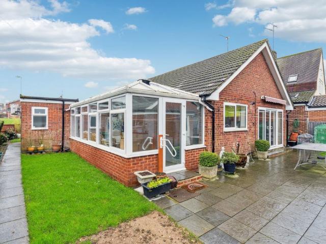 3 bedroom detached bungalow for sale