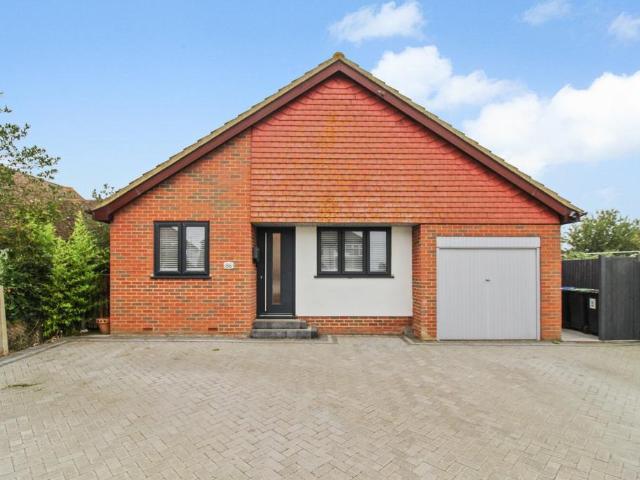 3 bedroom detached bungalow for sale