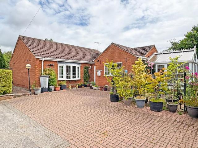 3 bedroom detached bungalow for sale