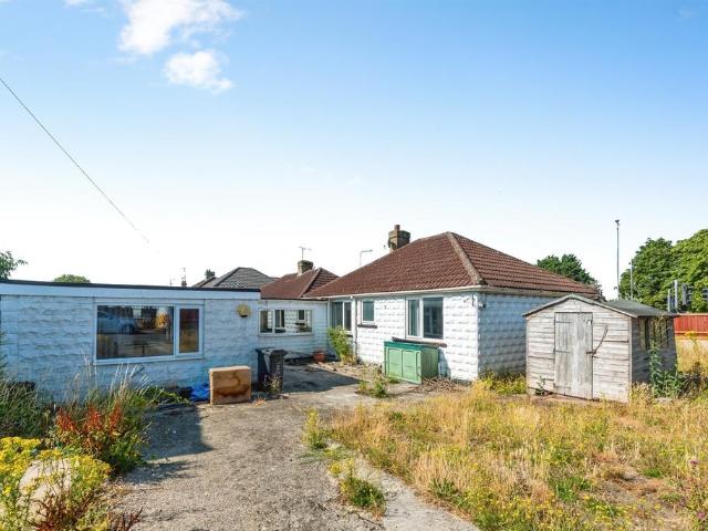 3 bedroom detached bungalow for sale