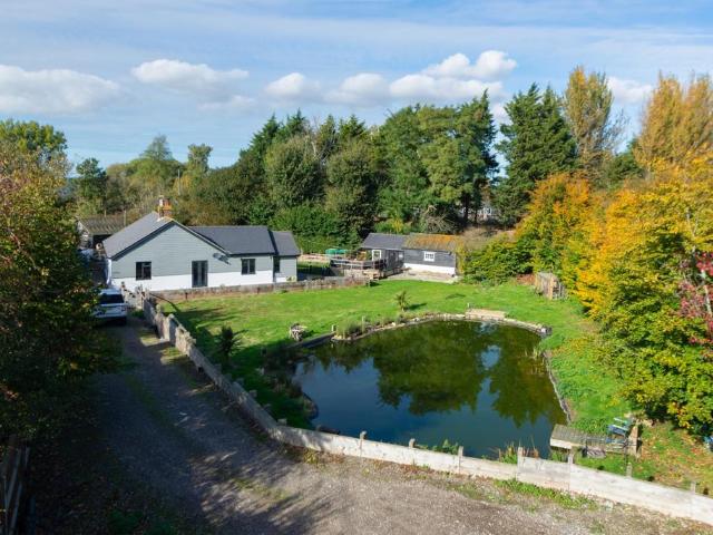 3 bedroom detached bungalow for sale