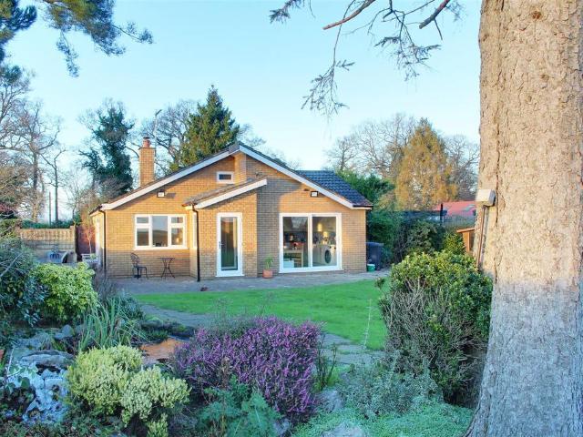 3 bedroom detached bungalow for sale