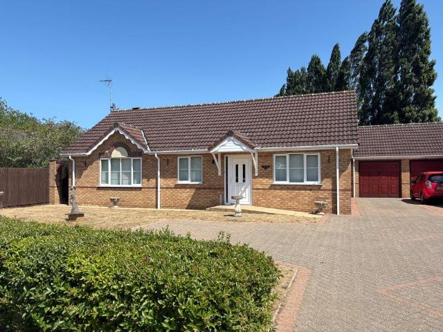 3 bedroom detached bungalow for sale