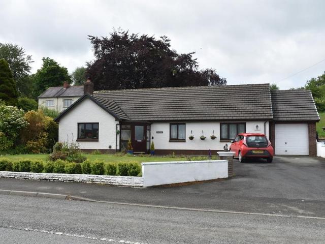 3 bedroom detached bungalow for sale