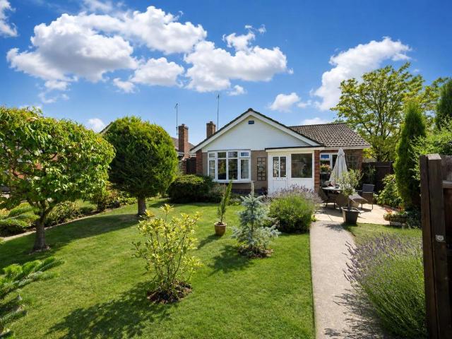 3 bedroom detached bungalow for sale
