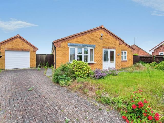 3 bedroom detached bungalow for sale