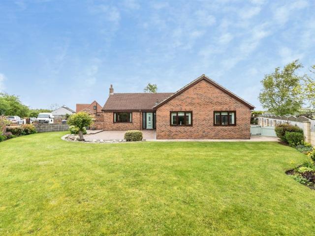 3 bedroom detached bungalow for sale
