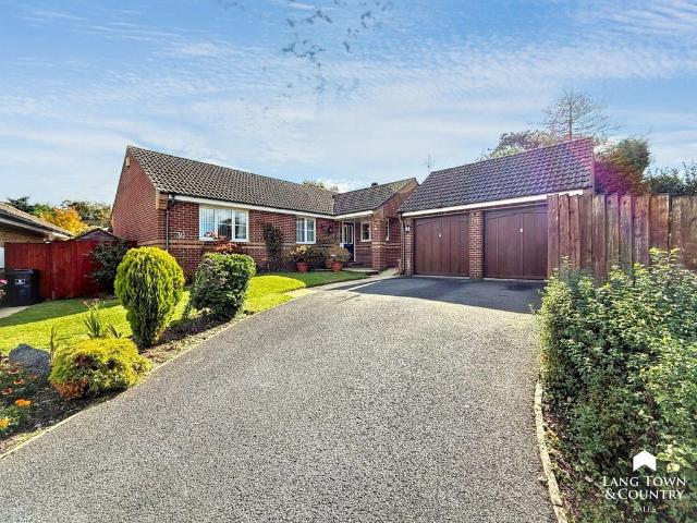 3 bedroom detached bungalow for sale