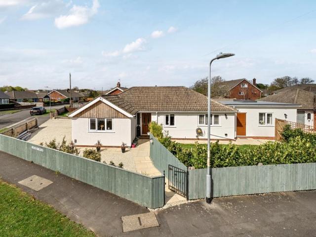 3 bedroom detached bungalow for sale
