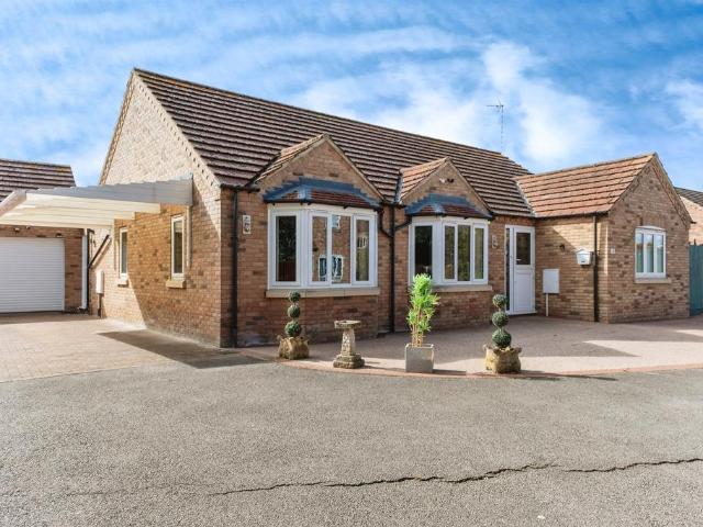 3 bedroom detached bungalow for sale
