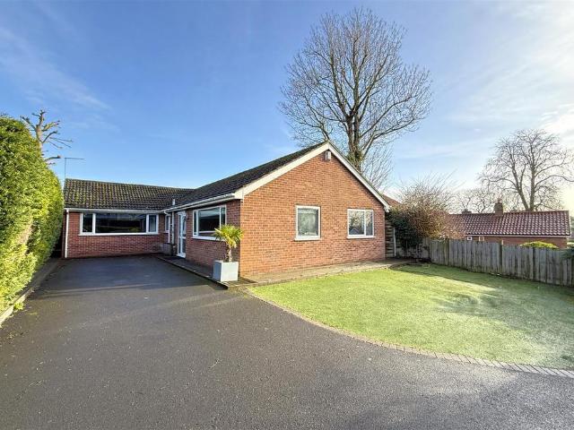 3 bedroom detached bungalow for sale