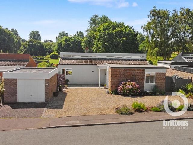 3 bedroom detached bungalow for sale