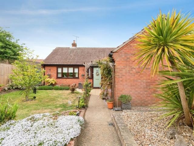 3 bedroom detached bungalow for sale