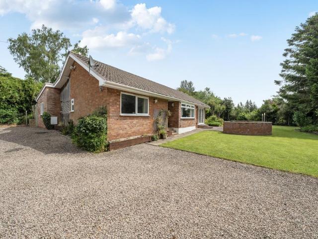 3 bedroom detached bungalow for sale