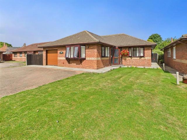 3 bedroom detached bungalow for sale