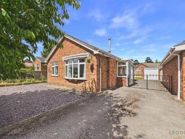 3 bedroom detached bungalow for sale