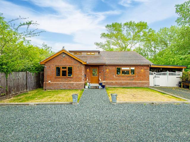 3 bedroom detached bungalow for sale