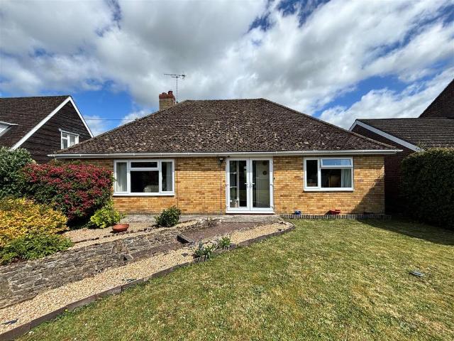 3 bedroom detached bungalow for sale