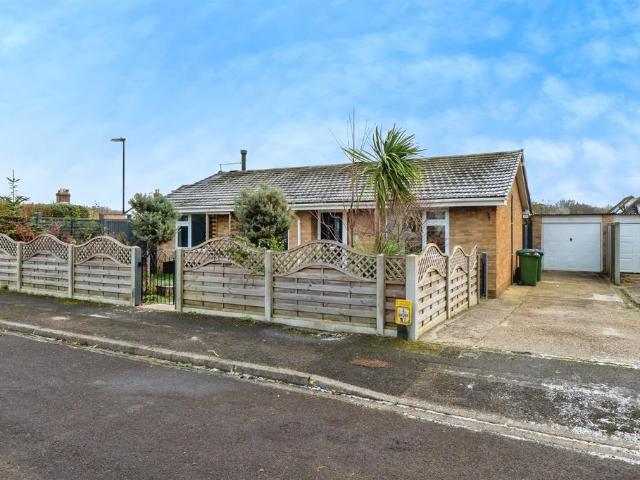 3 bedroom detached bungalow for sale