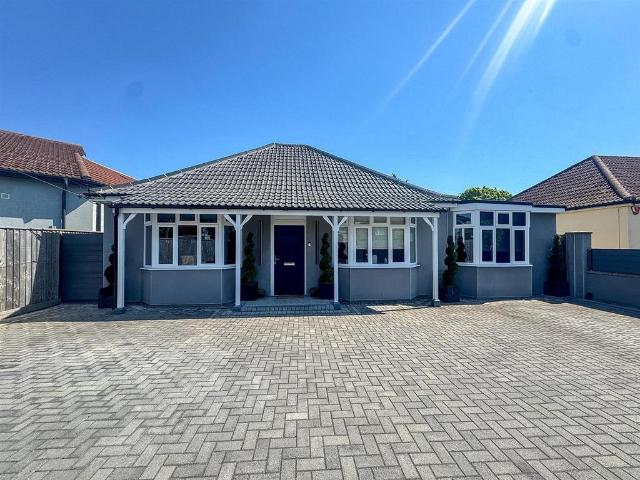 3 bedroom detached bungalow for sale