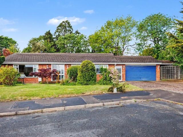 3 bedroom detached bungalow for sale