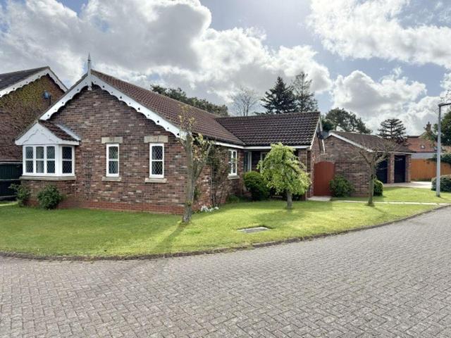 3 bedroom detached bungalow for sale