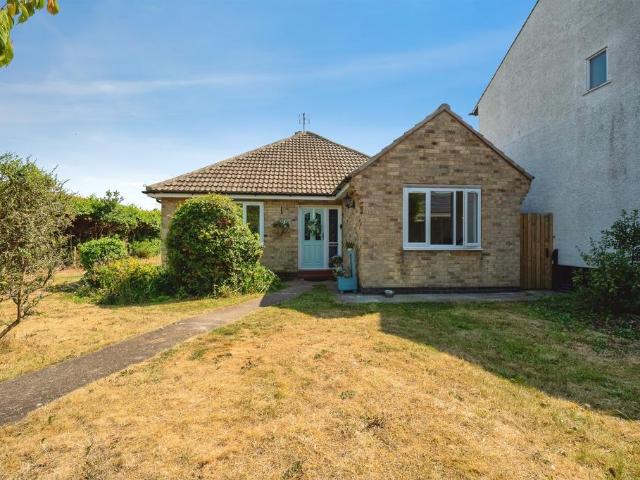 3 bedroom detached bungalow for sale