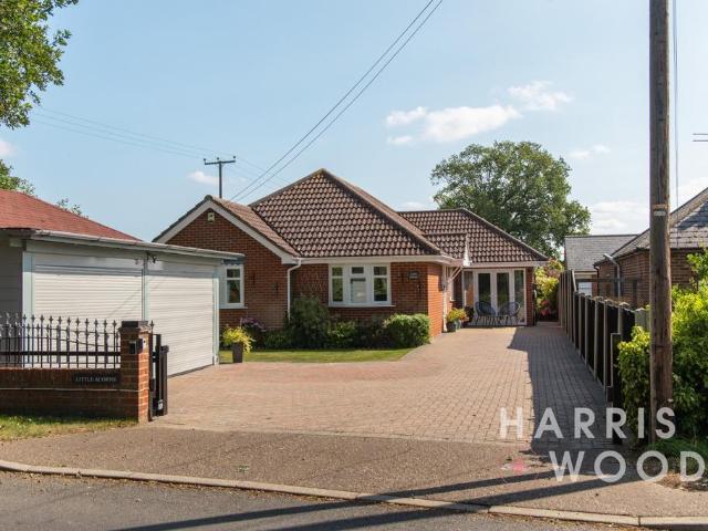 3 bedroom detached bungalow for sale