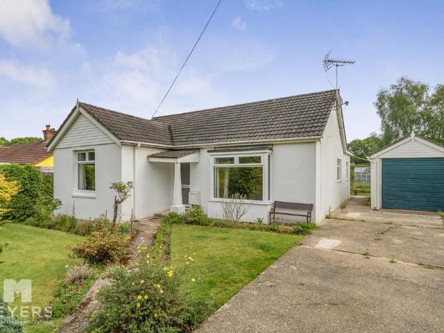 3 bedroom detached bungalow for sale