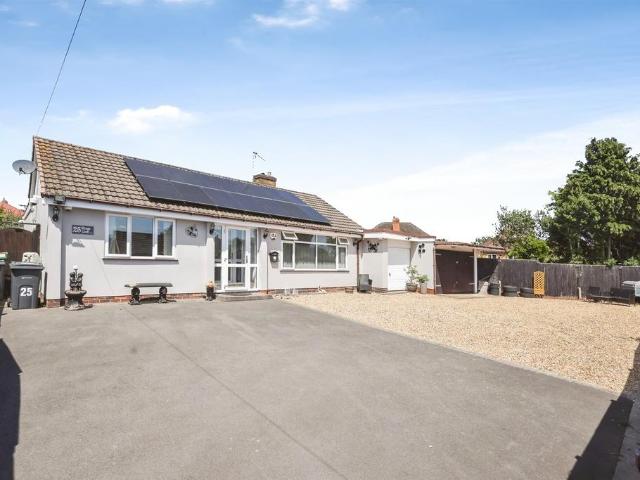 3 bedroom detached bungalow for sale