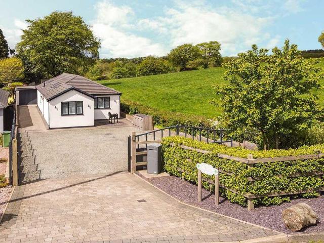 3 bedroom detached bungalow for sale