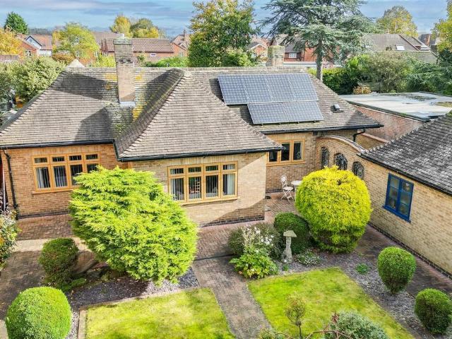 3 bedroom detached bungalow for sale